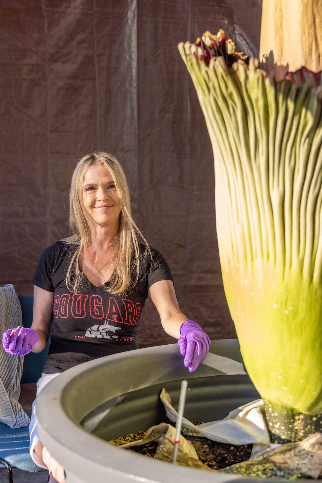 Care of huge flower elicits great responsibility | Clark College Foundation